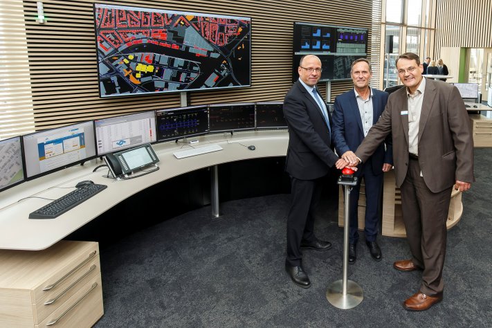 Verbundleitstelle für Energie- und Wassernetze eingeweiht - Stadtwerke ...
